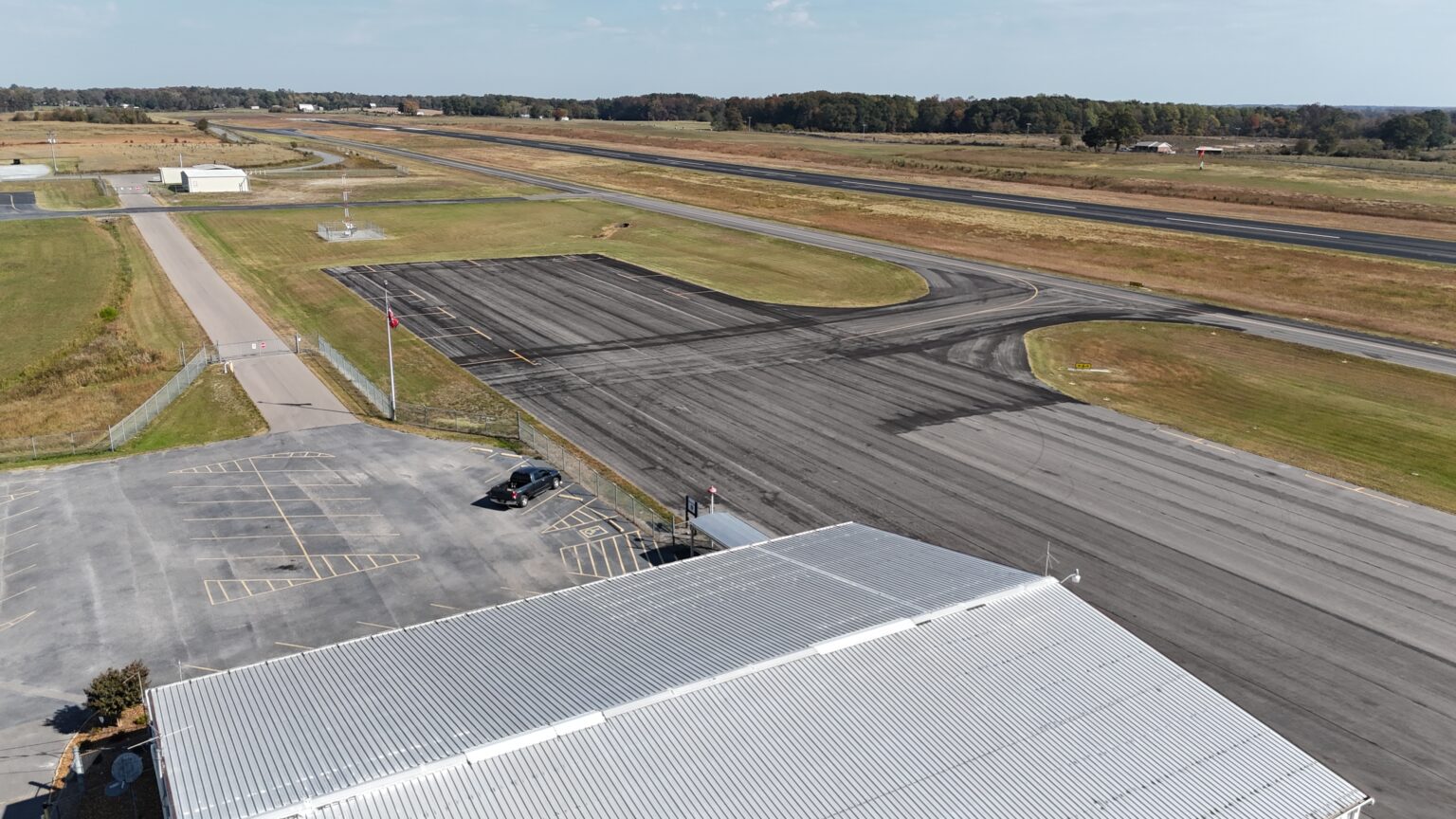 Fayetteville Municipal Airport – KFYM